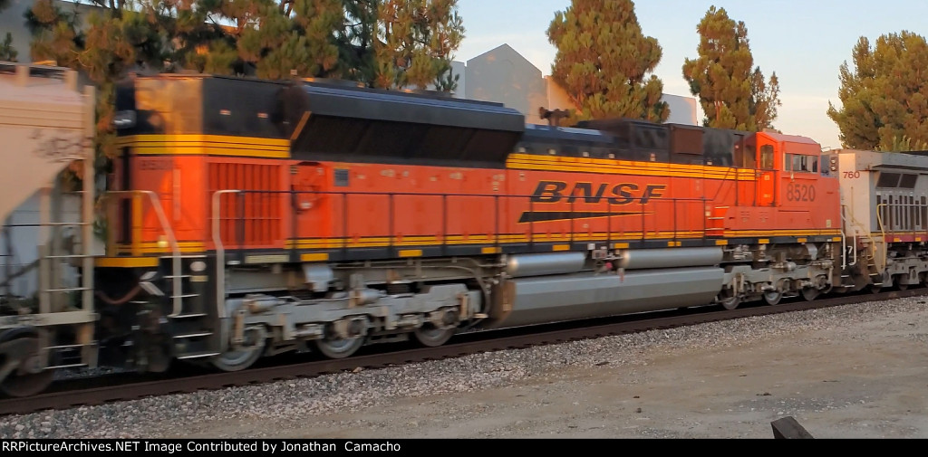 BNSF 8520